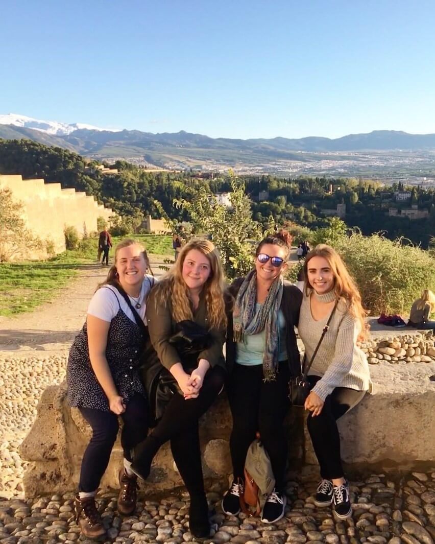 What is Life Like in Spain? Timetable, Social Life, Food and Travel